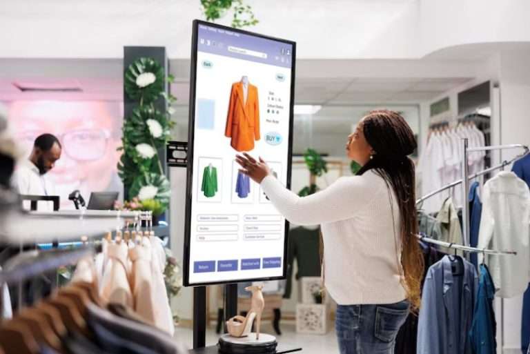 How Digital Platforms Are Transforming Fashion Retail